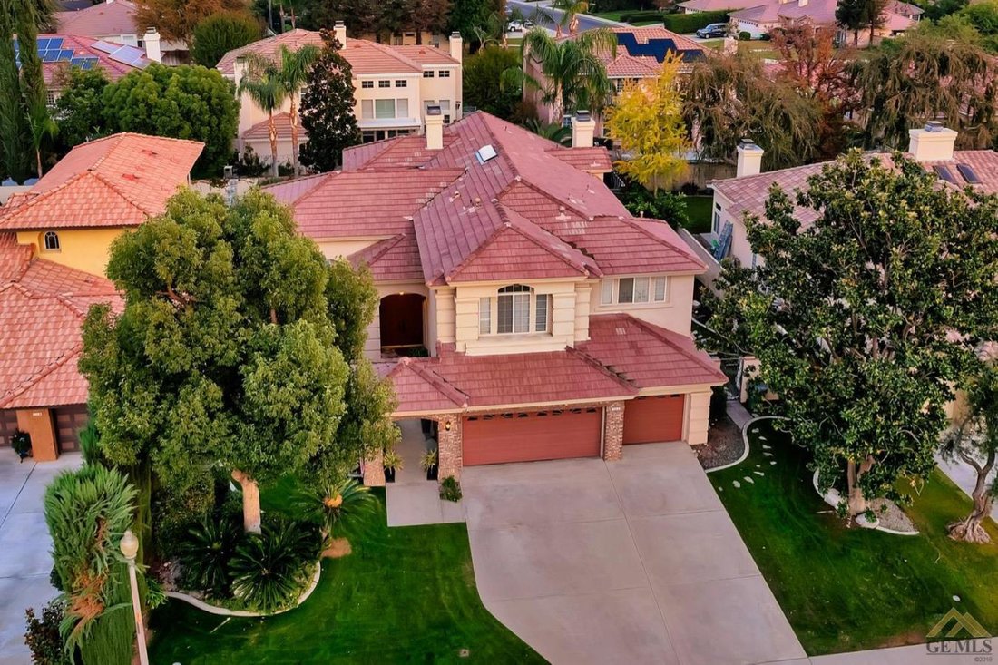 1512 Banbridge Court In Bakersfield, California, United States For Sale ...