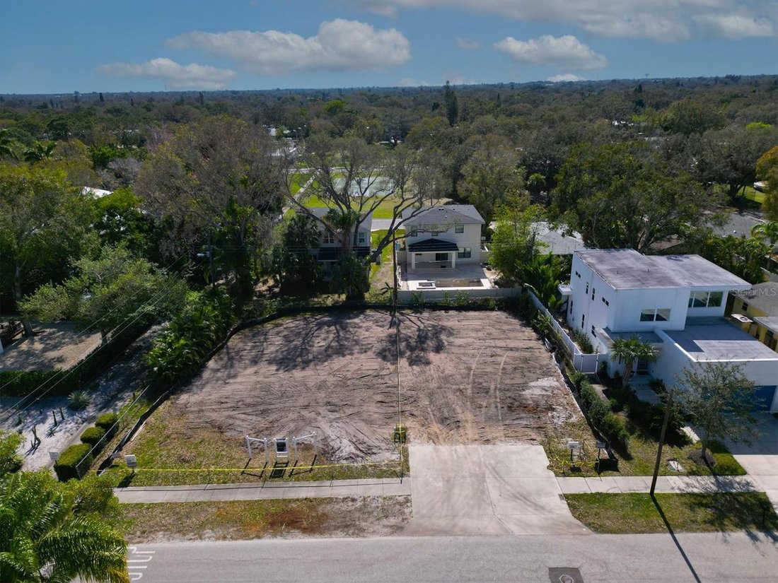 2596 Floyd Street In Sarasota, Florida, United States For Sale (13960833)