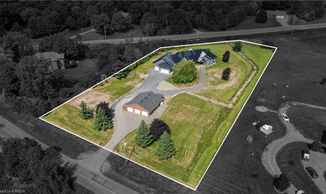 Exquisite Home Nestled On 2.47 Acre Estate Lot In Inverary, Ontario ...