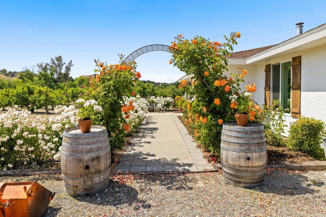 Solvang Apple Farm In Solvang, California, United States For Sale ...
