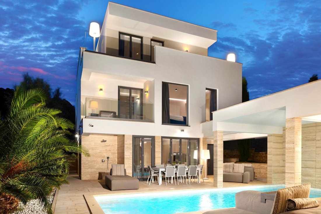 House In Croatia For Sale (13970396)