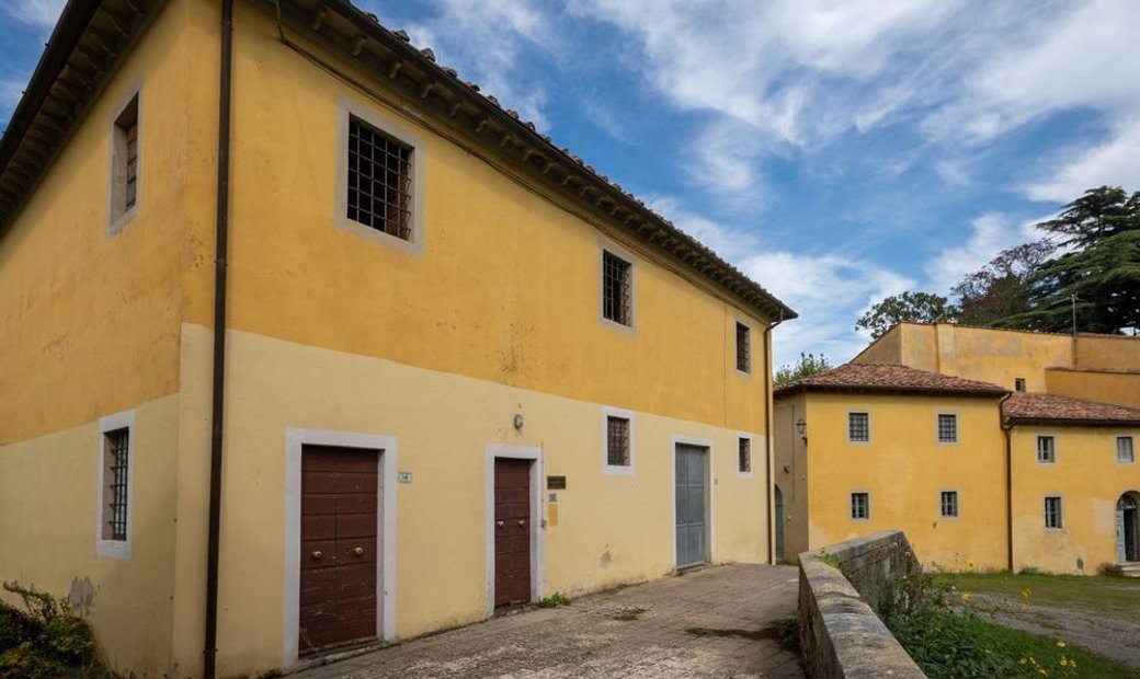 Farm In Crespina Lorenzana In Tuscany, Italy For Sale (13968619)