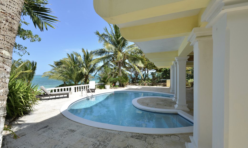 Half Moon House Off Eastern Road In Nassau, New Providence, The Bahamas ...