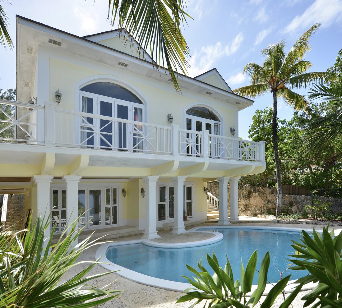 Half Moon House Off Eastern Road In Nassau, New Providence, The Bahamas ...