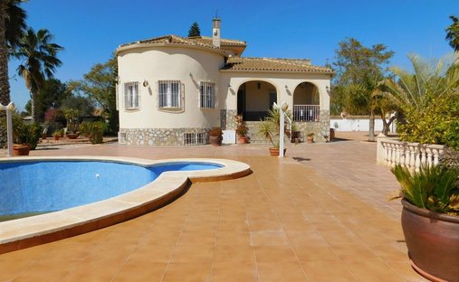 Luxury homes with elevator for sale in Catral, Valencian Community ...