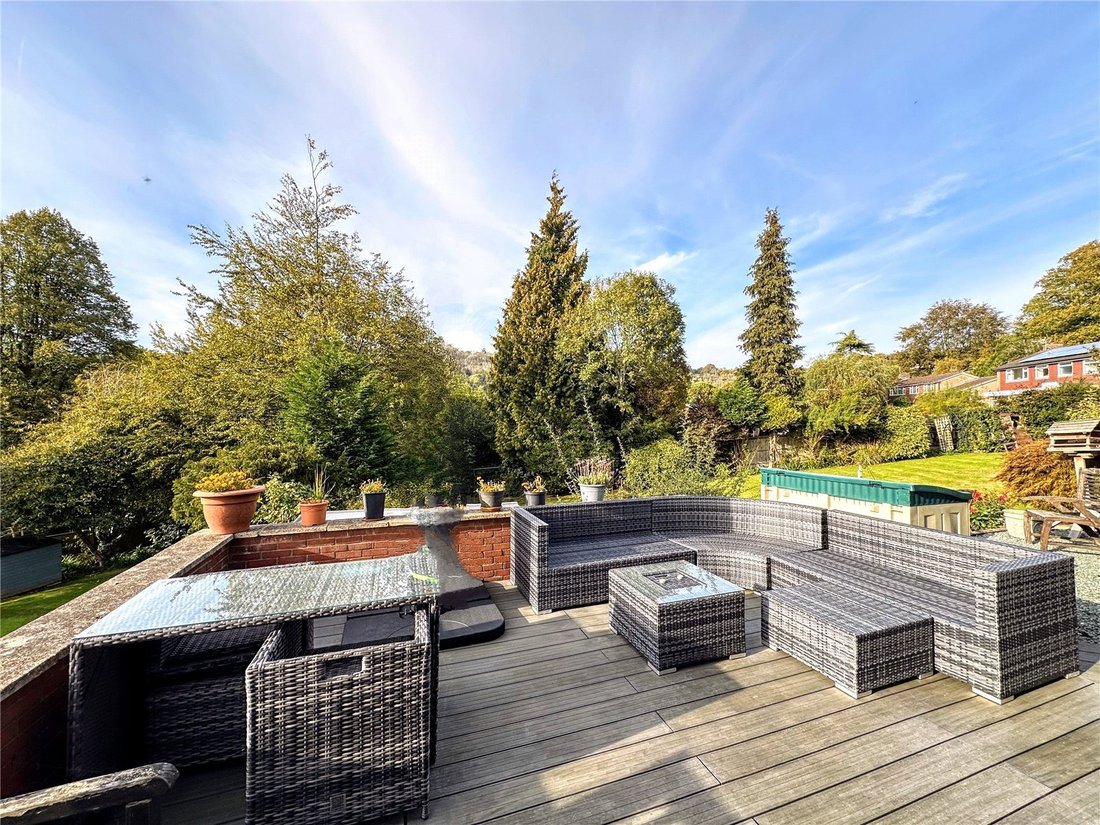 4 Bedroom Detached House For Sale In In Reigate, England, United ...