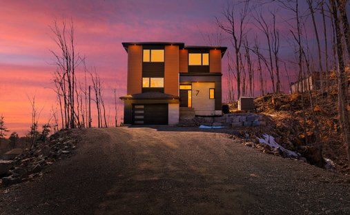 Luxury homes for sale in Bristol, Quebec, Canada | JamesEdition