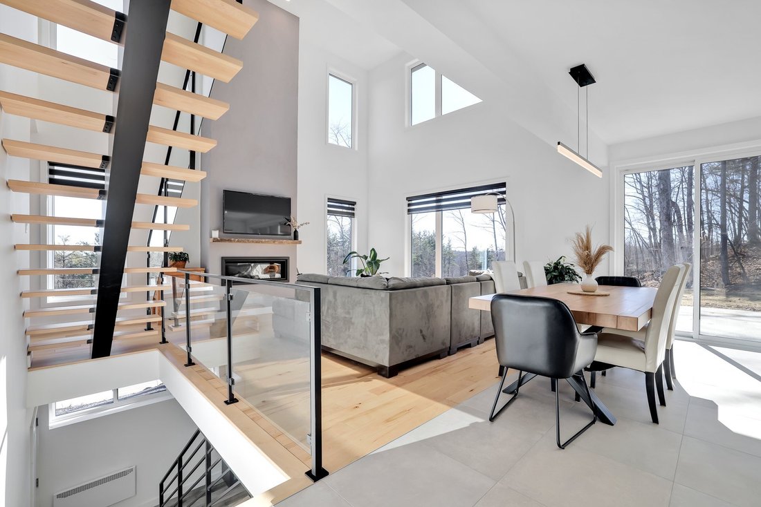 Magnificent Modern & Warm Residence Full Of Natural In Bristol, Quebec ...