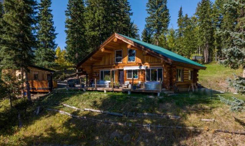 Secluded Waterfront Property In Lone Butte, British Columbia, Canada ...