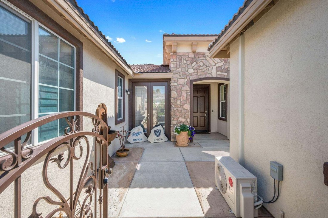 5 Bedrooms Single Family Detached In Indio, California, United States ...