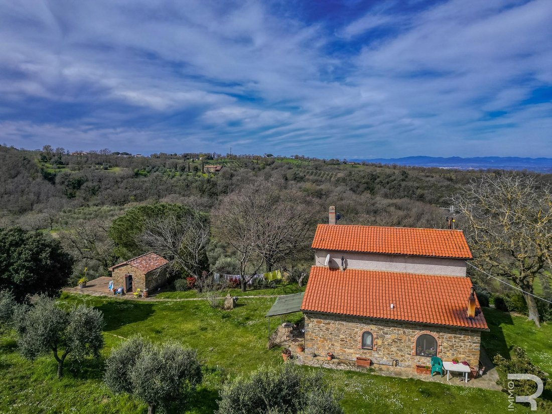 Rustico With 18 Hectares Of Land In Tuscany, Italy For Sale (14010584)
