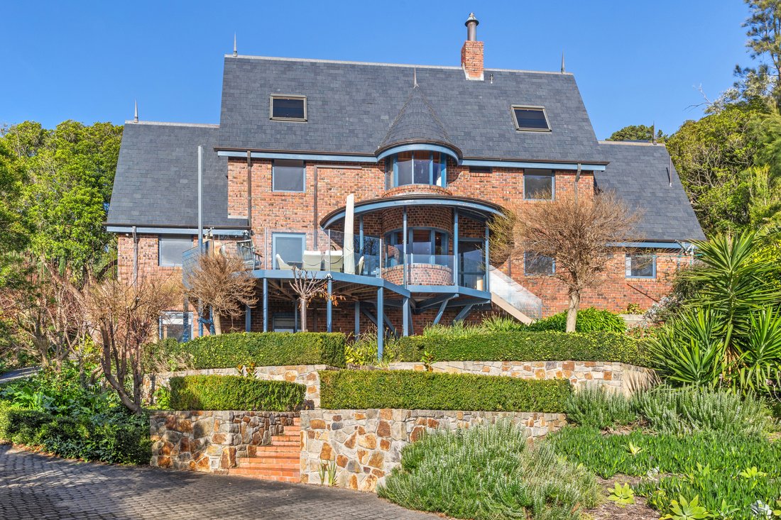Architecturally Unique In A Premier Cliff In Mornington, Victoria ...