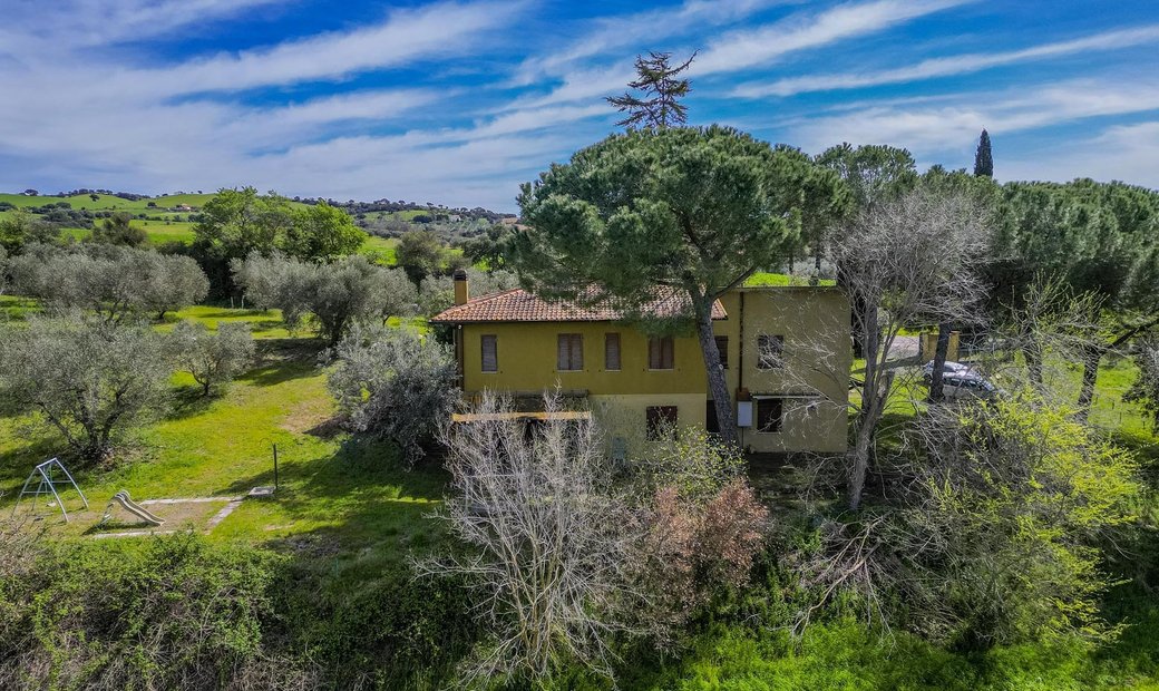 Well Kept Rustico In An Excellent Location In Tuscany, Italy For Sale ...