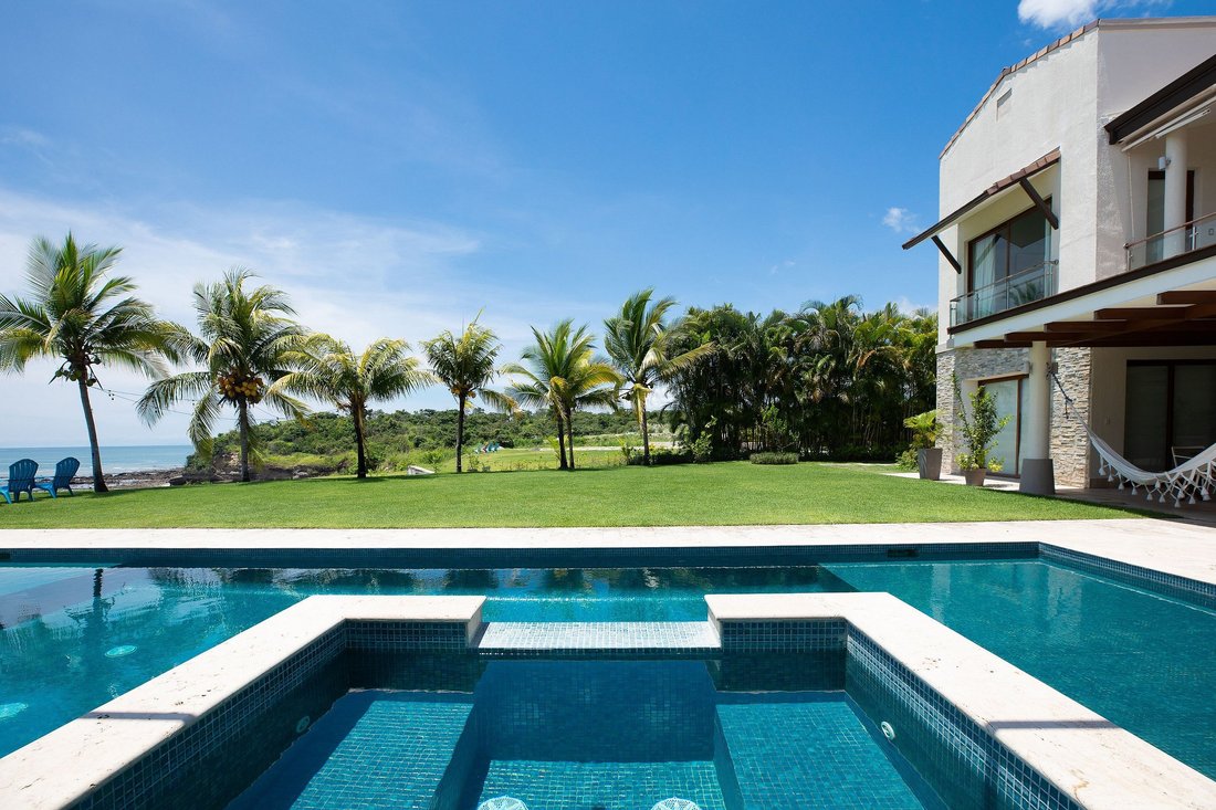 Pan032 Luxury Waterfront Villa With Pool In Rio Hato, Coclé Province ...