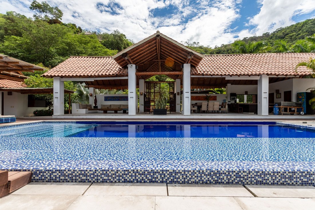 Anp006 Vacation Home In Apulo With Mountain View In Apulo, Colombia For ...