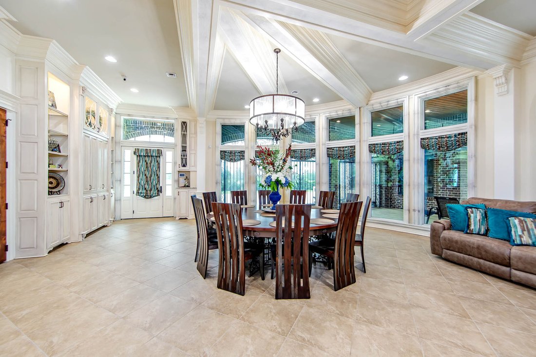 6 Bedrooms Single Family Detached In Gray, Louisiana, United States For ...