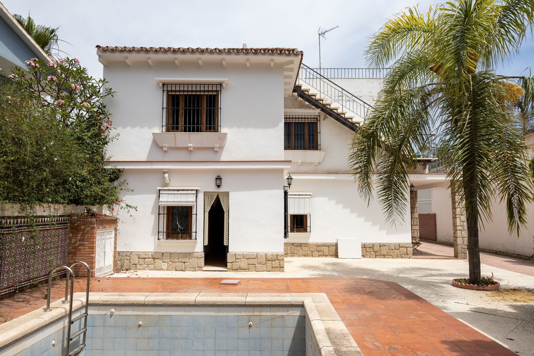 Chalet In Málaga, Andalusia, Spain For Sale (12940896)