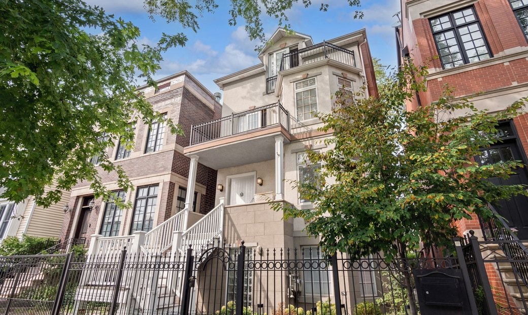 1422 W Barry Avenue In Chicago, Illinois, United States For Sale (14044319)