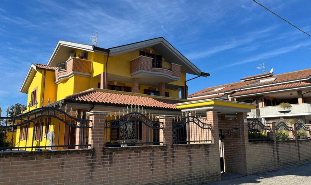 Pescara Villa In Montesilvano, Abruzzo, Italy For Sale (14049223)