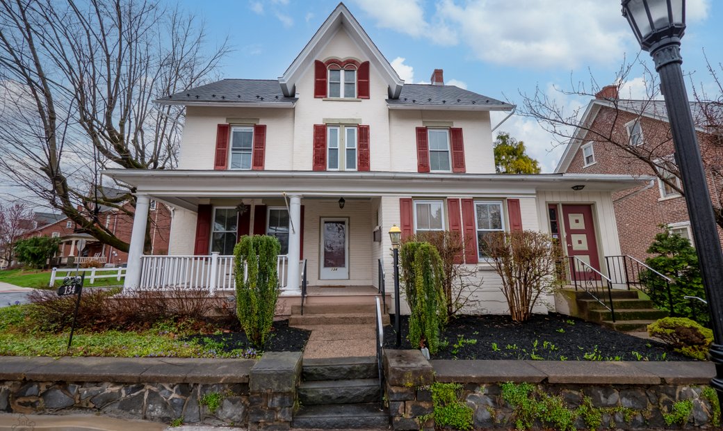 Listings by CENTURY 21 Pinnacle - United States | JamesEdition