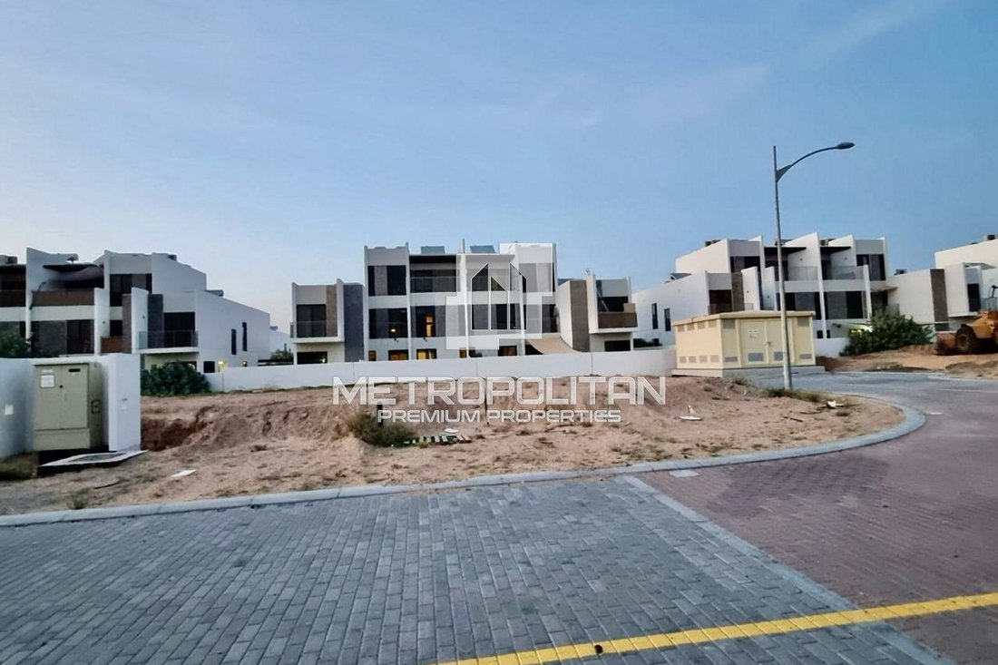 Motivated Seller | Corner Plot | Huge In Dubai, Dubai, United Arab ...