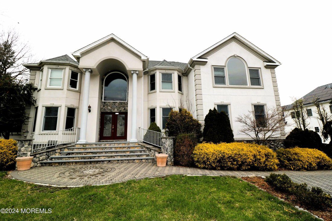 5 Bedrooms Single Family Detached In Metuchen, New Jersey, United ...