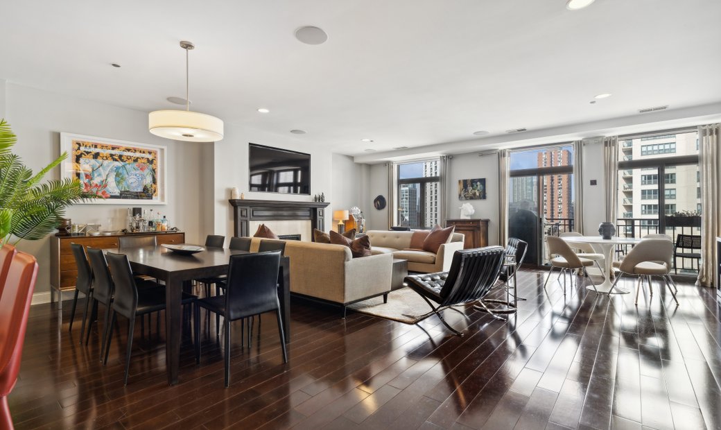 Charming Duplex Up Penthouse In Chicago, Illinois, United States For ...