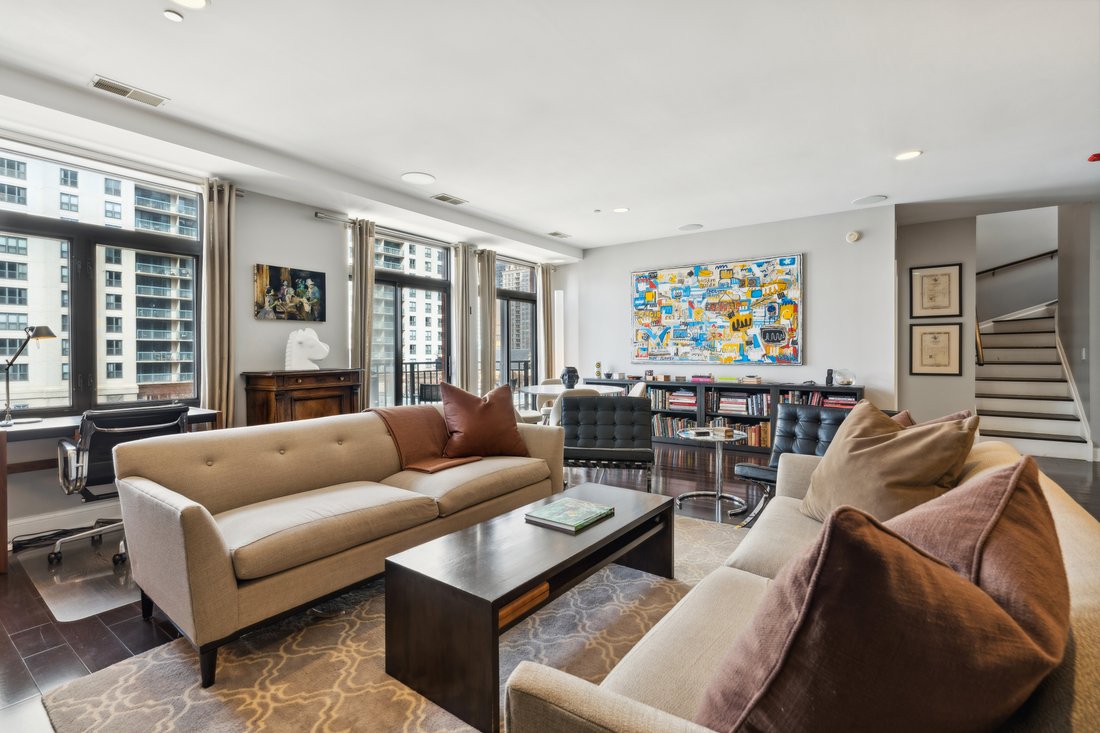 Charming Duplex Up Penthouse In Chicago, Illinois, United States For ...