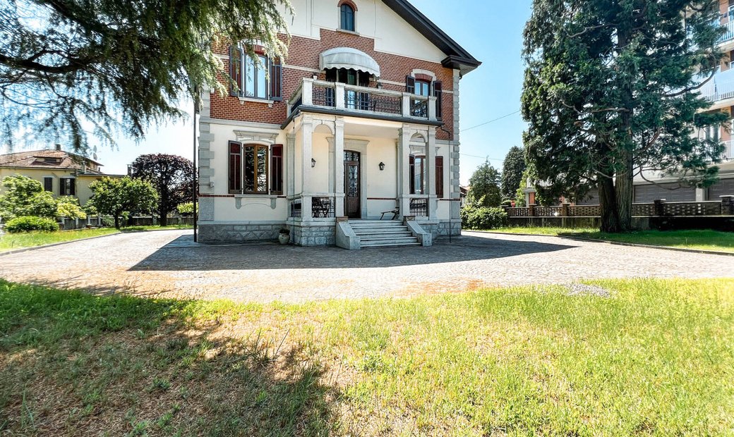 Period Villa For Sale In Gozzano, Renovated And In Gozzano, Piedmont ...