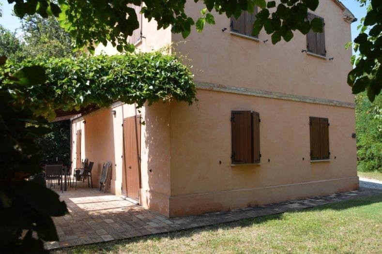 Due Abitazioni Autonome Con Vista Panoramica E In Loretello, Marche ...