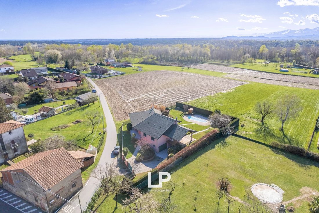 Villa Gattico In Veruno, Piedmont, Italy For Sale (14079283)