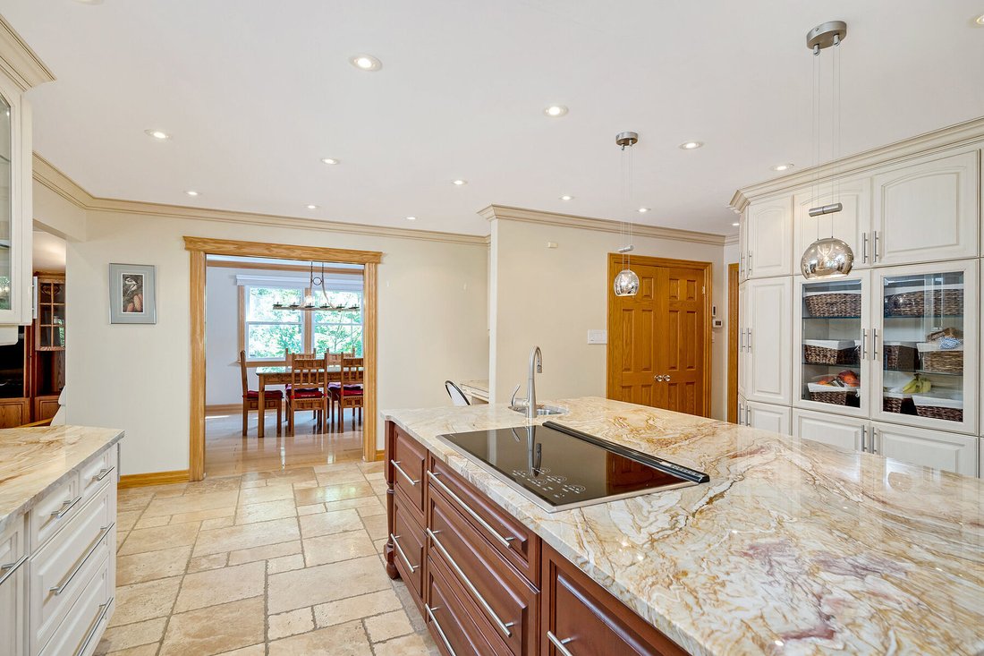 Nelson En Milton, Ontario, Canadá En Venta (14090607)
