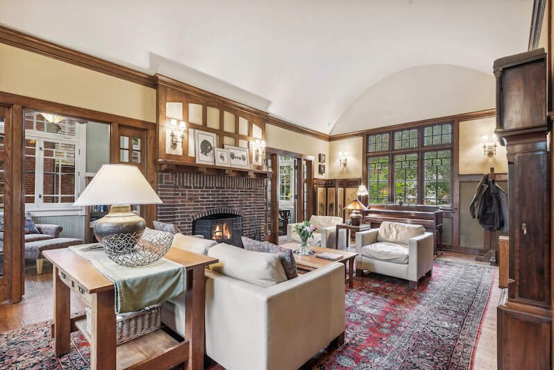 Dwight Perkins Prairie House With Timeless In Evanston, Illinois ...