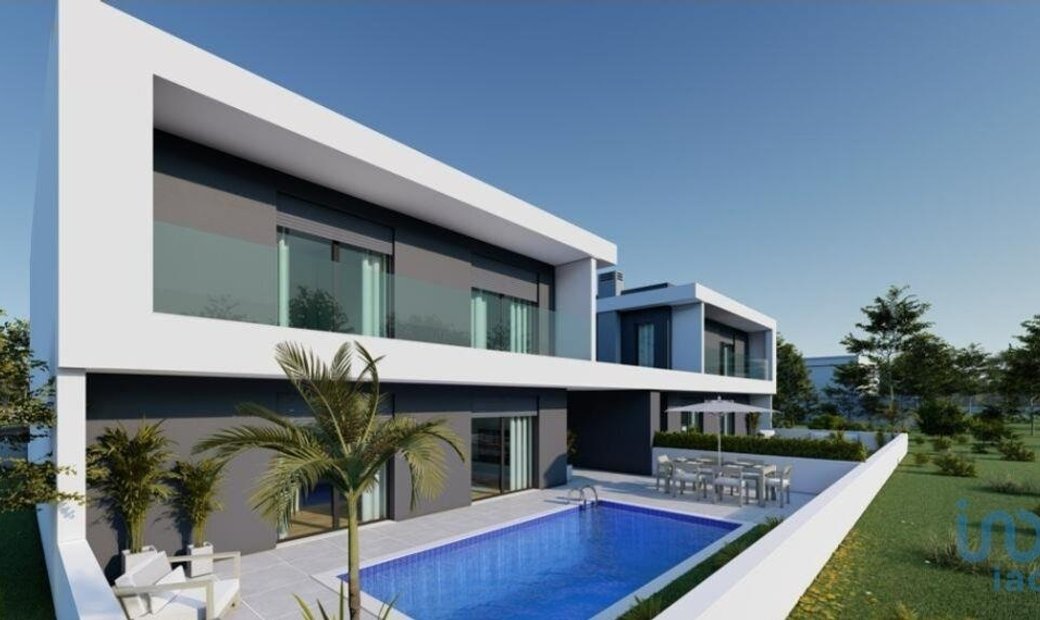 Seixal Town House In Amora, Portugal For Sale (14104573)