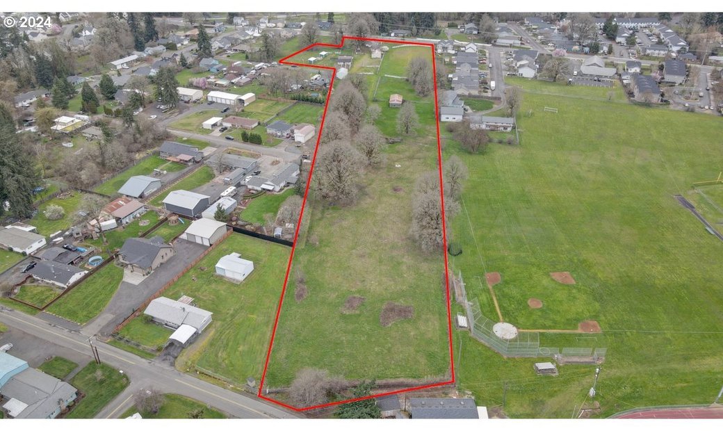 Over Seven Acres In A Prime Location In St. Helens, Oregon, United ...