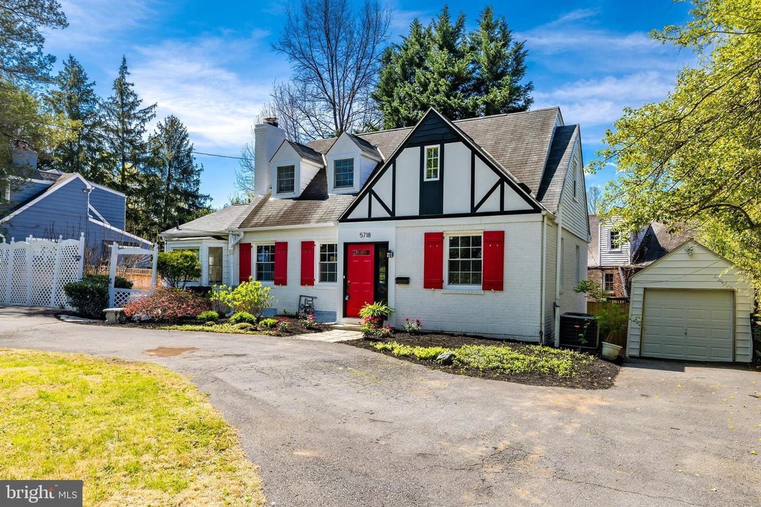 Delightful Cape Cod Style Home In Bethesda, Maryland, United States For ...