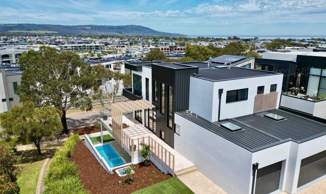 As New Luxury 3 Car Garage In Safety Beach, Victoria, Australia For ...