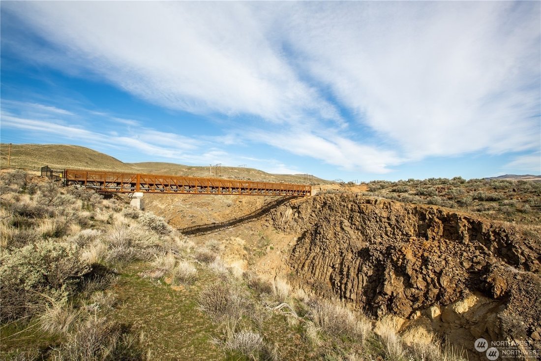 Malaga Land In Malaga, Washington, United States For Sale (14107414)
