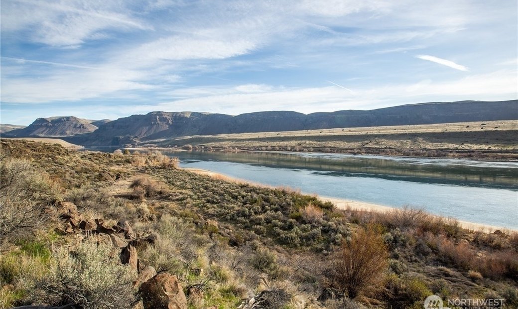 Malaga Land In Malaga, Washington, United States For Sale (14107414)