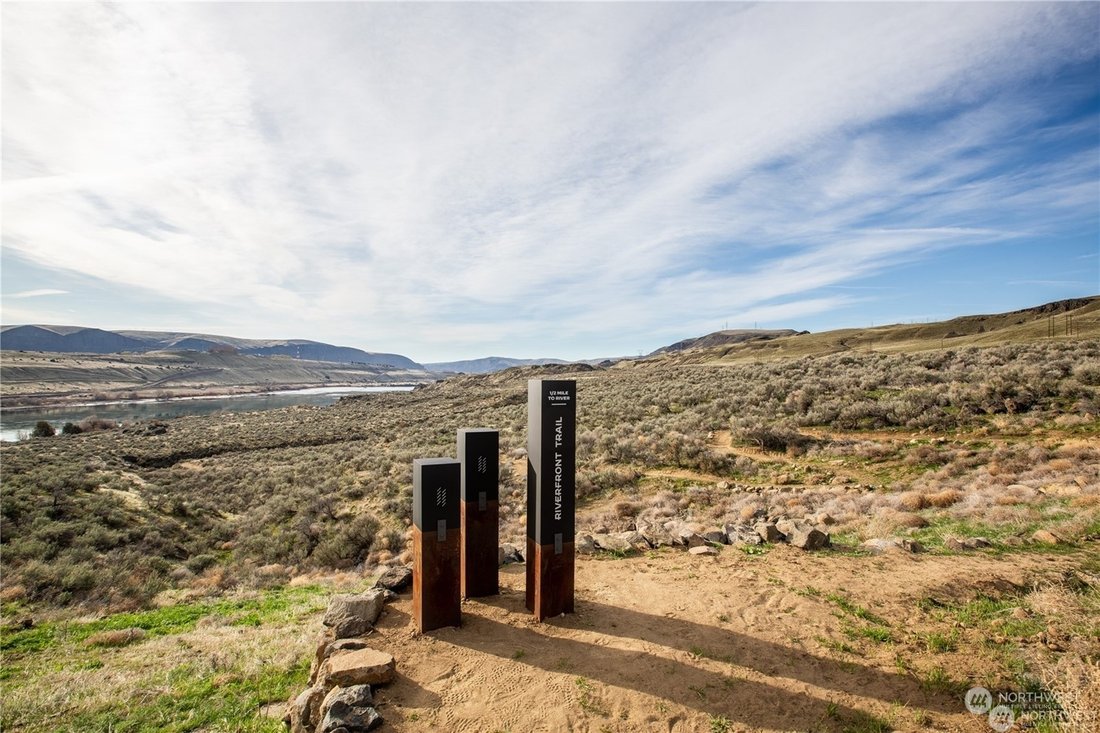 Malaga Land In Malaga, Washington, United States For Sale (14107414)