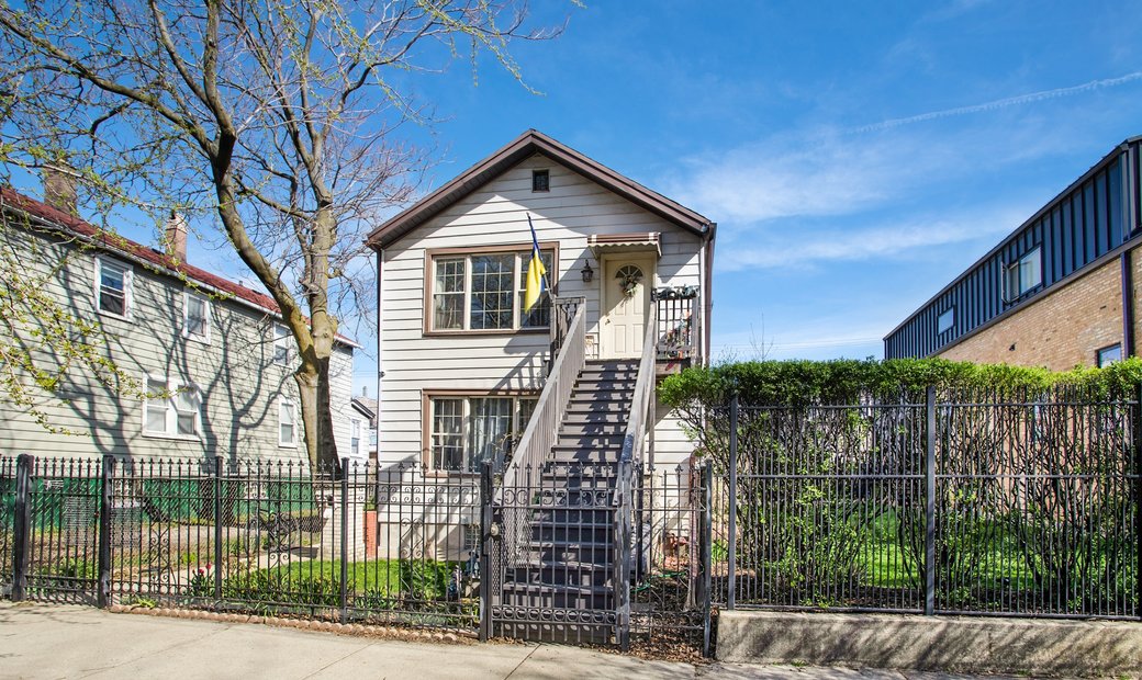 Three Flat In Chicago, Illinois, United States For Sale (14119401)