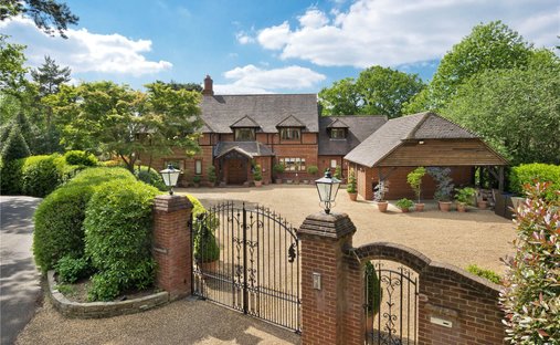 Luxury homes for sale in Addlestone, England, United Kingdom | JamesEdition