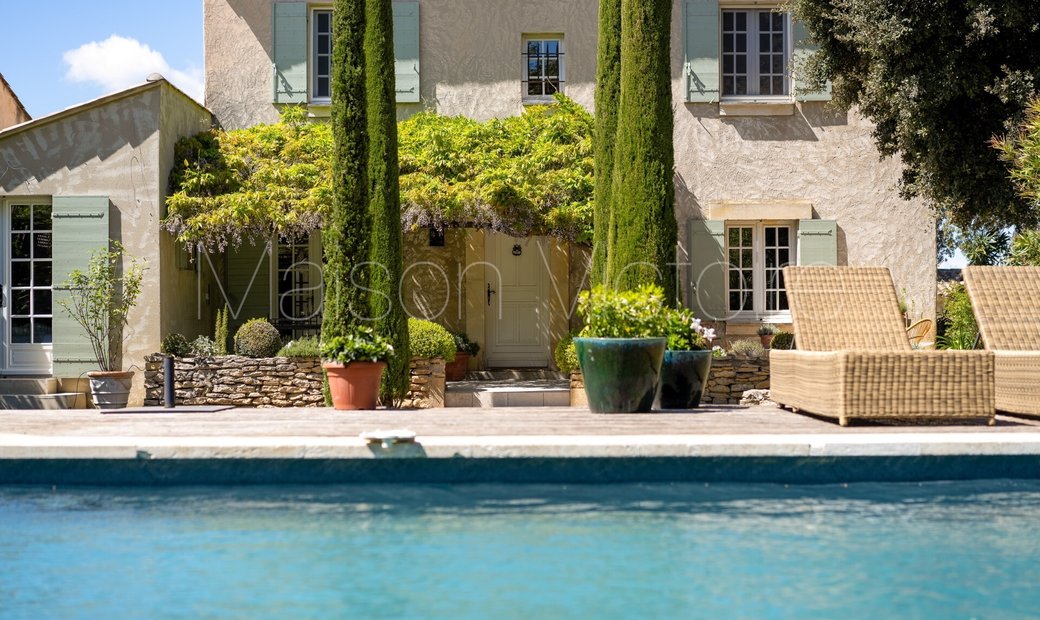 Bastide Style Property With In Maubec, Provence Alpes Côte D'azur ...