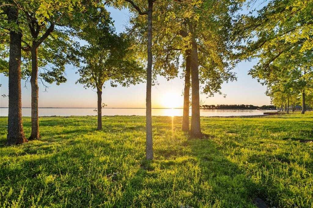 Lake Home On Three Acres Of Pristine Land In Streetman, Texas, United ...