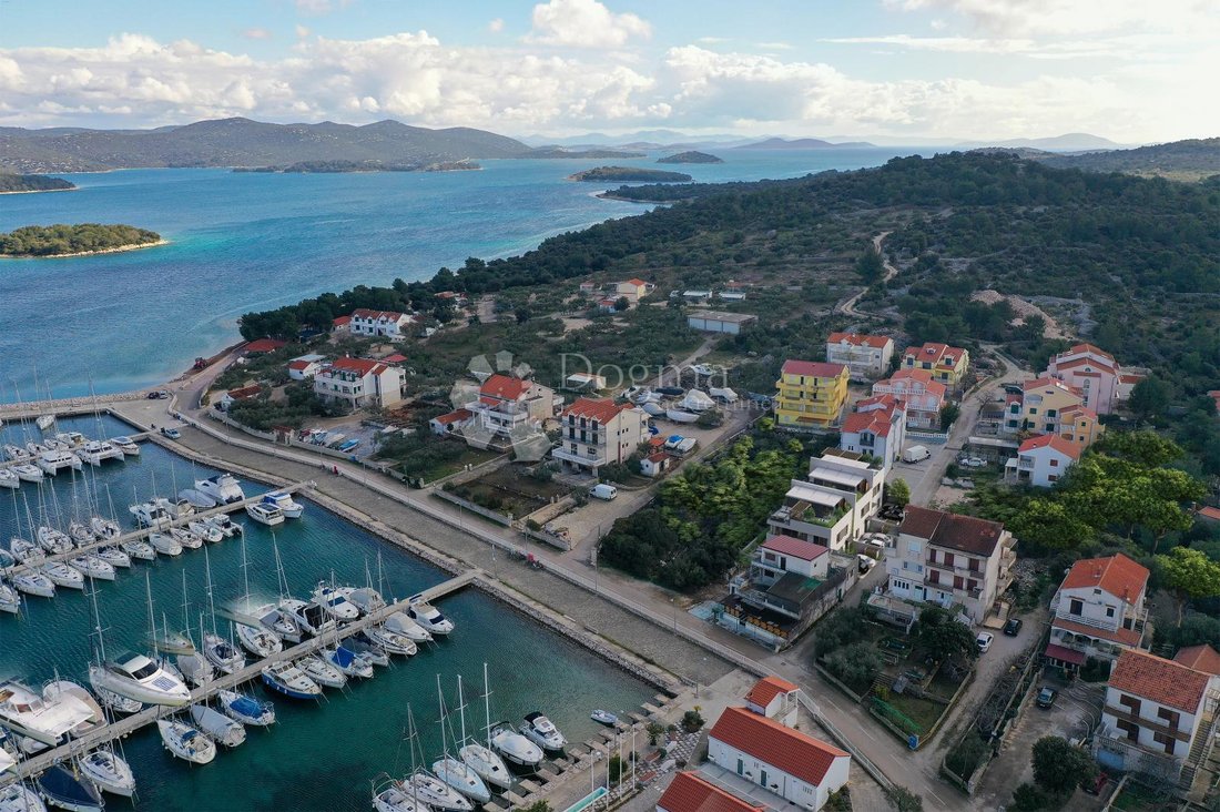 Apartment Jezera, Tisno, 181,98m2 In Tisno, Croatia For Sale (14143118)