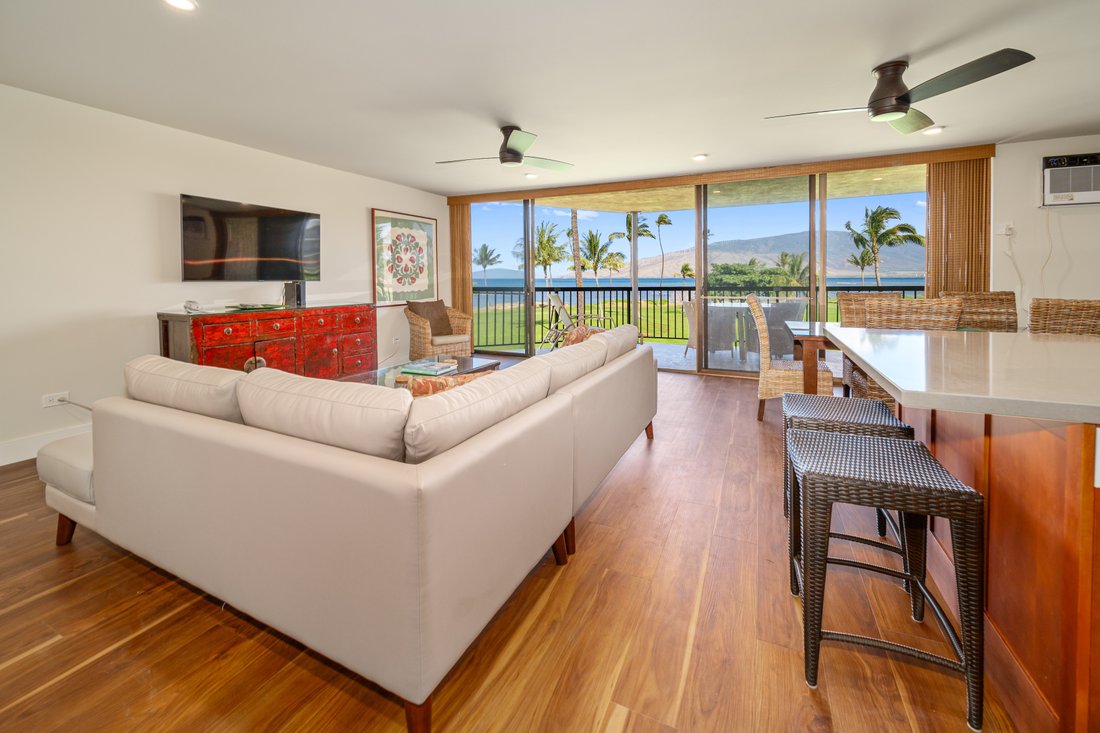 Rare Front Row Oceanfront Condo In Maui In Kihei, Hawaii, United States ...