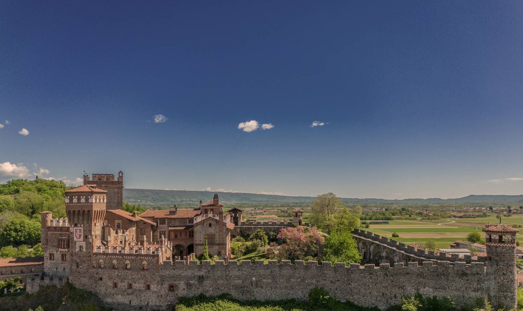 Historic Castle At The Foot Of The Alps In Pavone Canavese, Piedmont ...