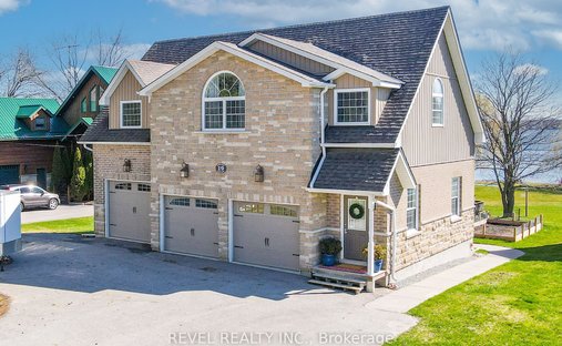 Luxury homes for sale in Port Perry, Ontario, Canada | JamesEdition