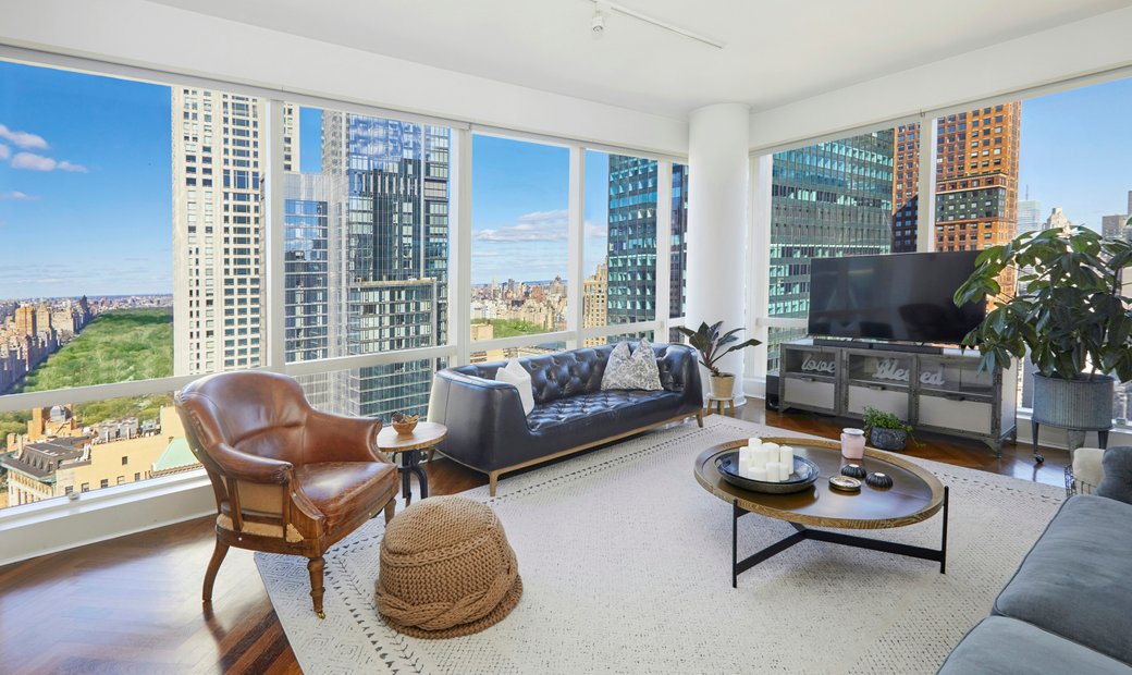 Beautiful Three Bedroom Corner Residence In New York, New York, United ...