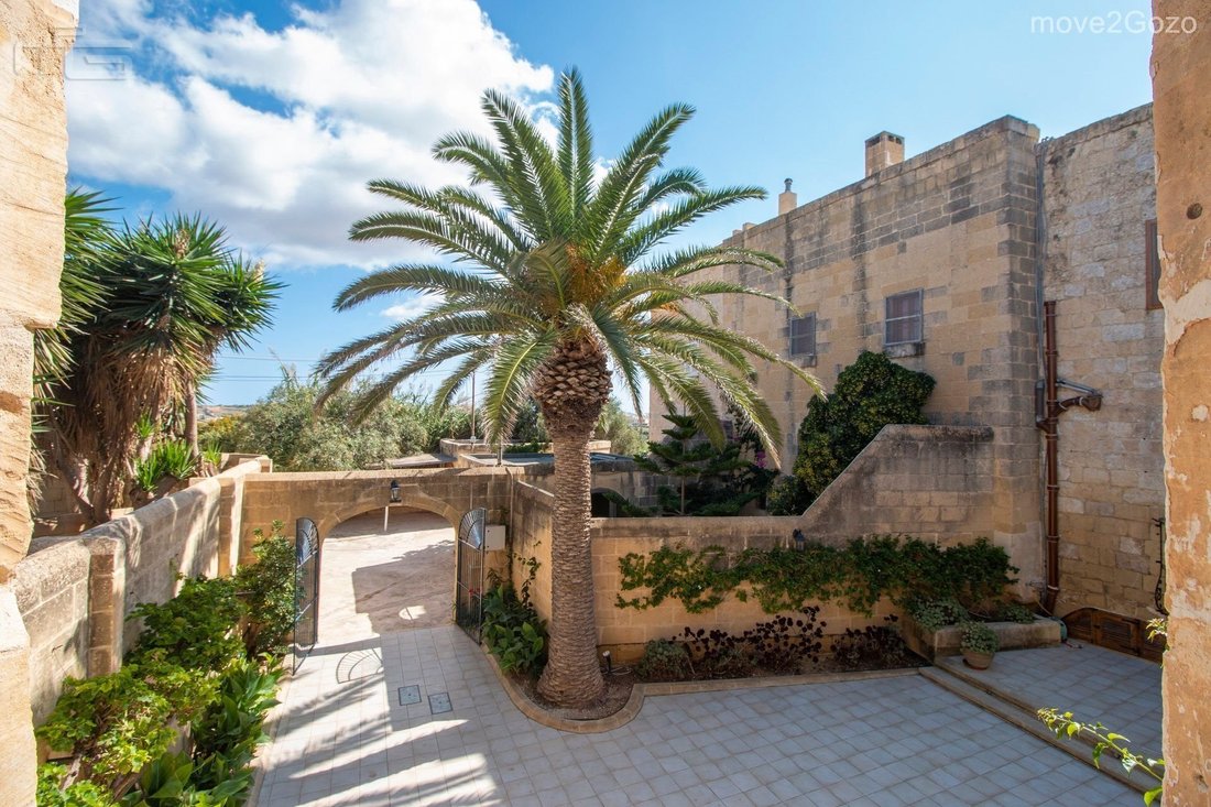 Sta1009 Grand And Spacious Farmhouse With Privacy And In Santa Lucija ...